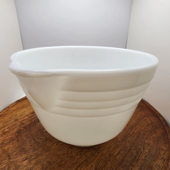 Pyrex | Kitchen | Pyrex Hamilton Beach Racine Wisconsin Milk Glass ...